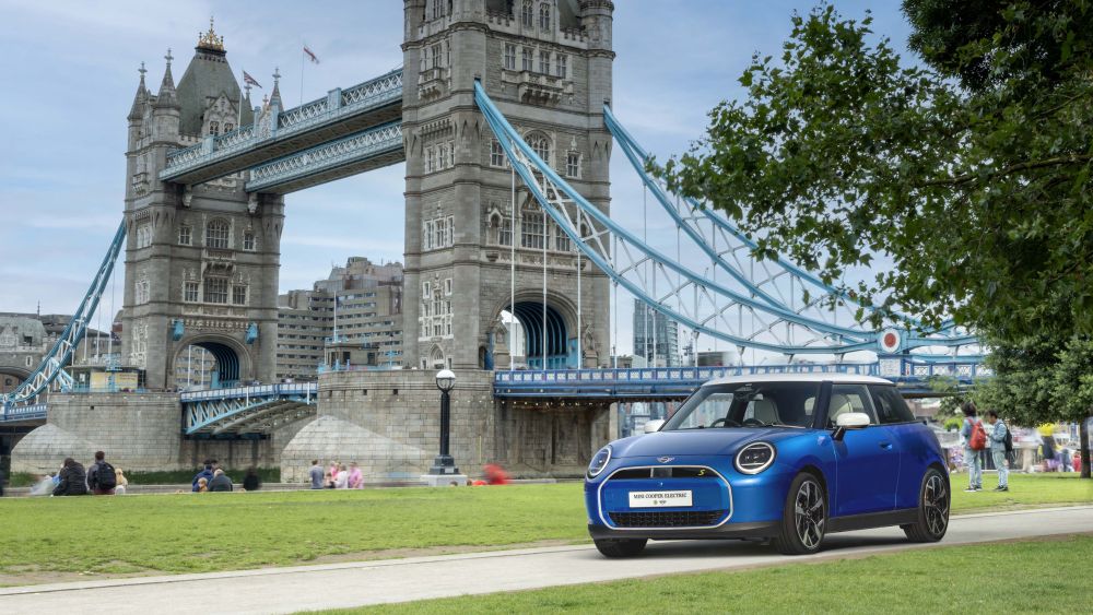 Mini’s all-electric future a step closer as BMW makes big investment in ...