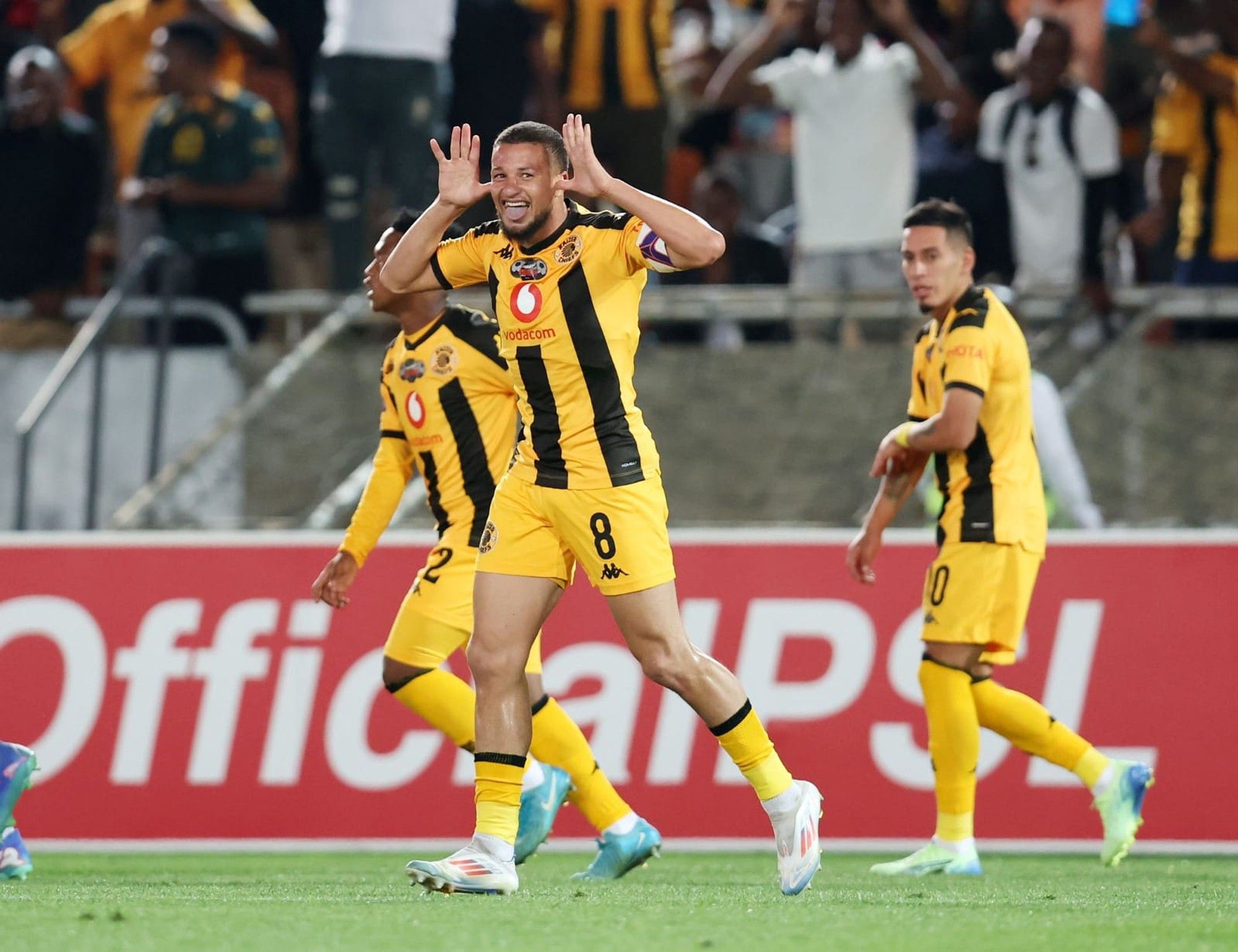 Amakhosi aqwabaze Amatsatsantsa aphuma kwiCarling Knockout