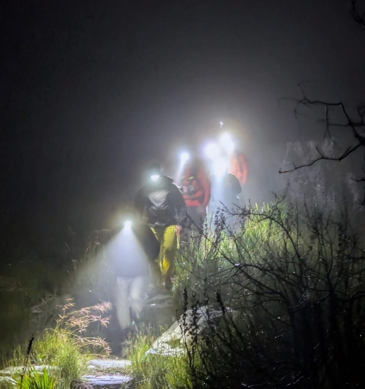 WSAR rescues stranded Bangladesh tourists in Table Mountain night operation