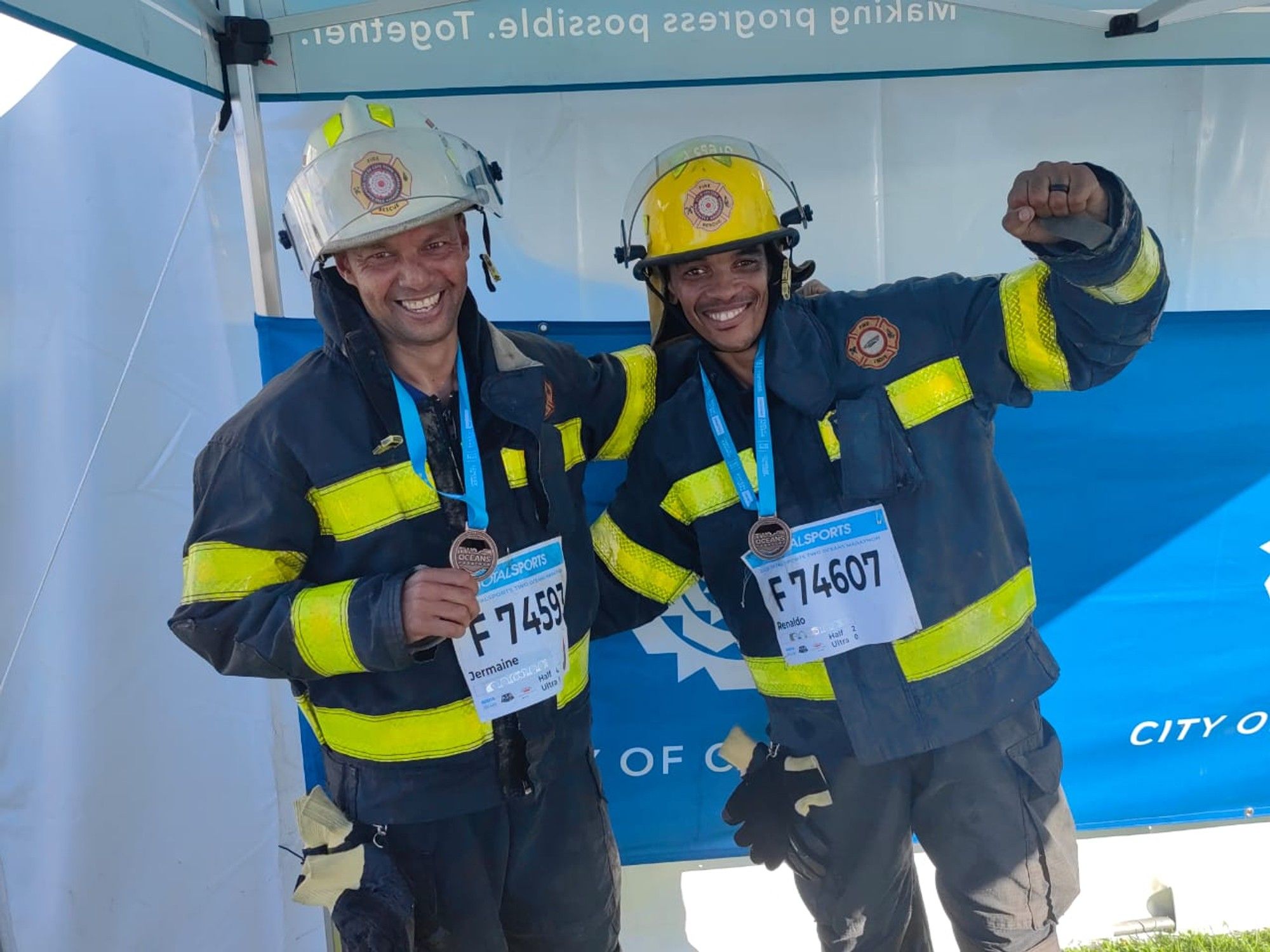 Firefighters make a hot run for it in Totalsports Two Oceans Marathon