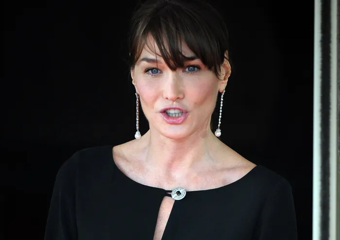 On the couch with Carla Bruni