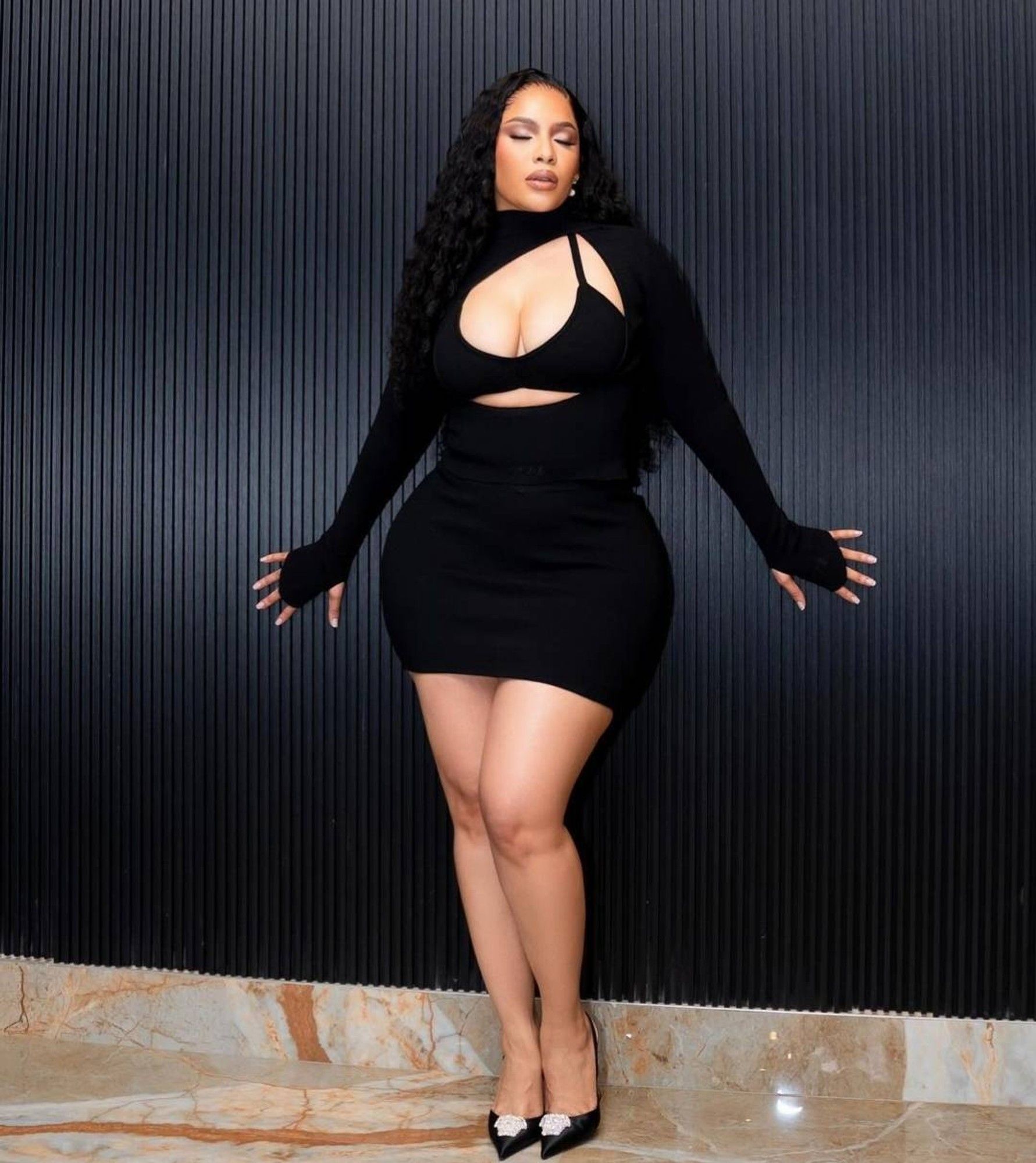 UThuli P ugonyuluke ngokumenza angabinabo abantwana