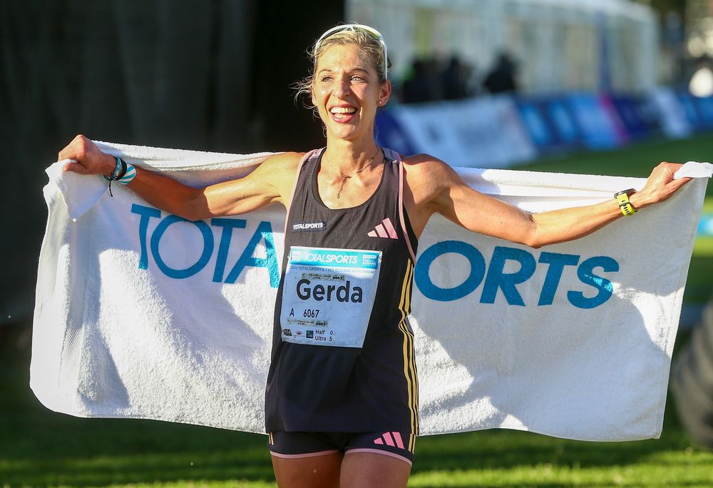 Gerda Steyn celebrates the spirit of the Two Oceans Marathon's 'Blue ...