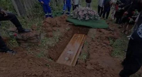 Alleged grave recycling and shallow burials at Chatsworth cemetery