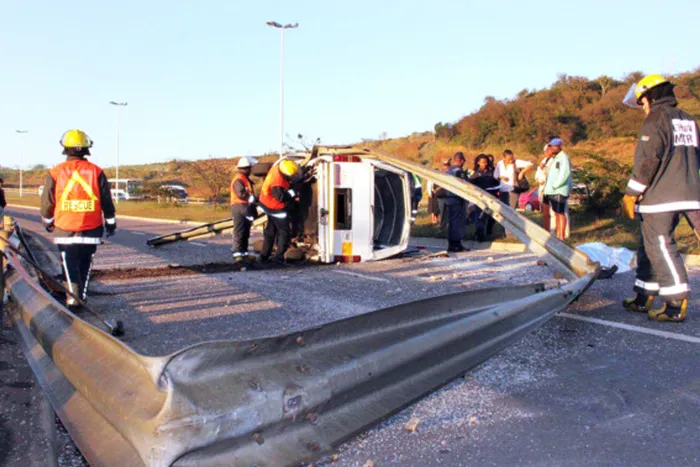 One dead in taxi crash