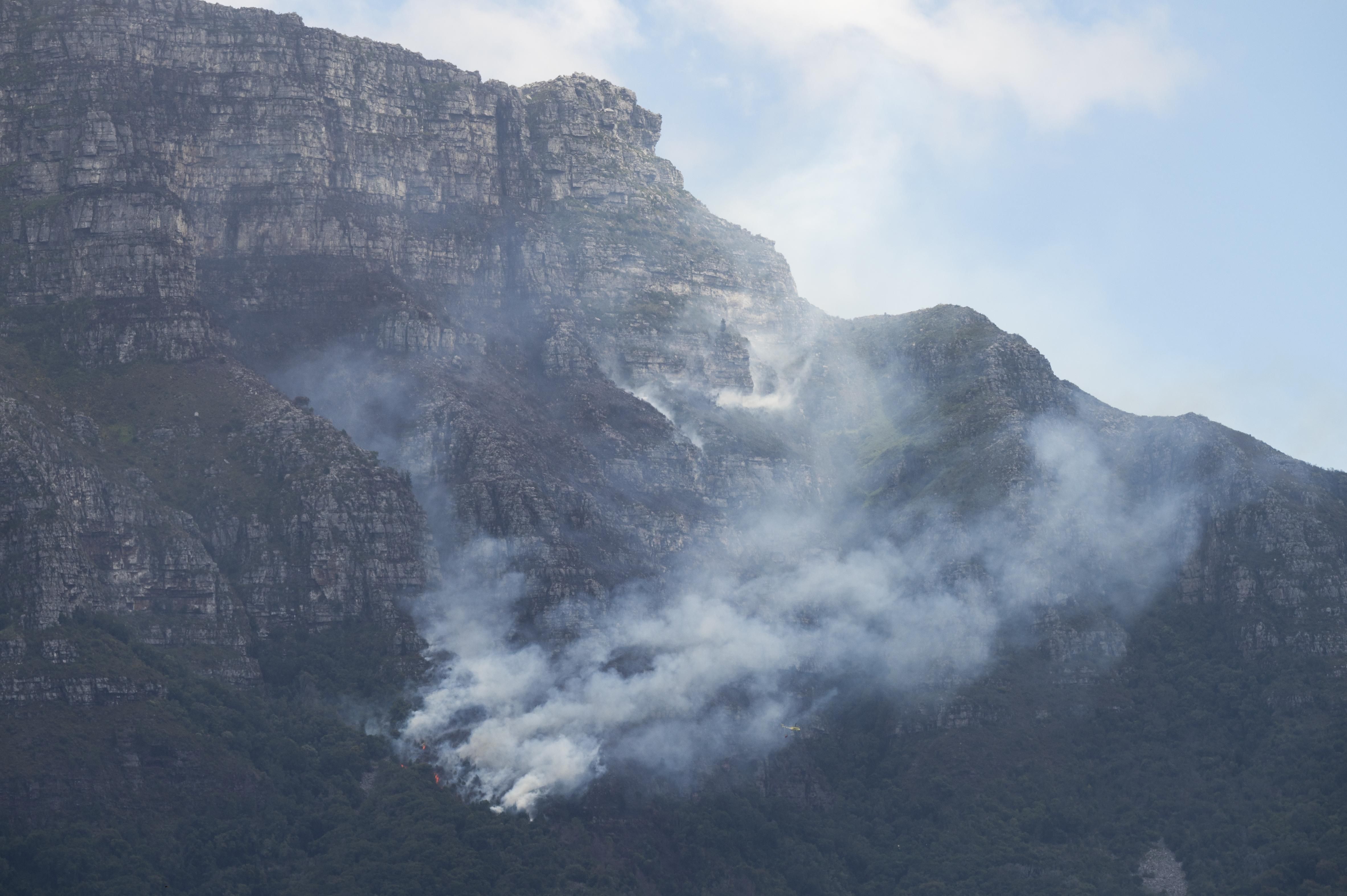 Table Mountain blaze leads to closure of Newlands and Kirstenbosch trails