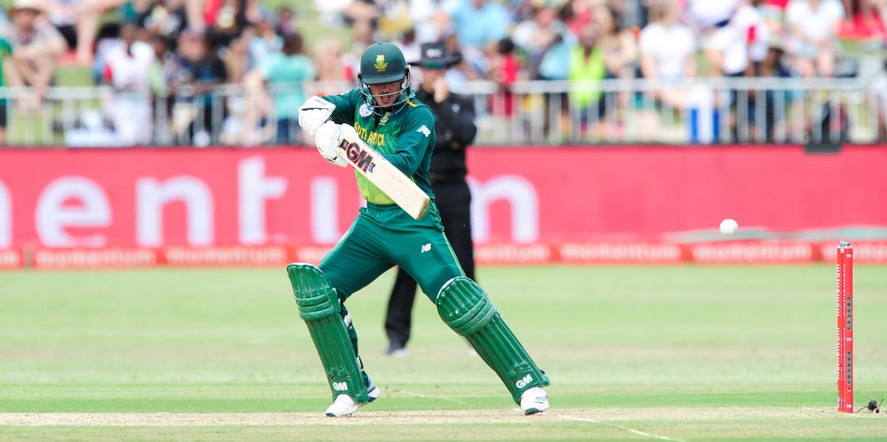 Quinton de Kock just keeps on swinging