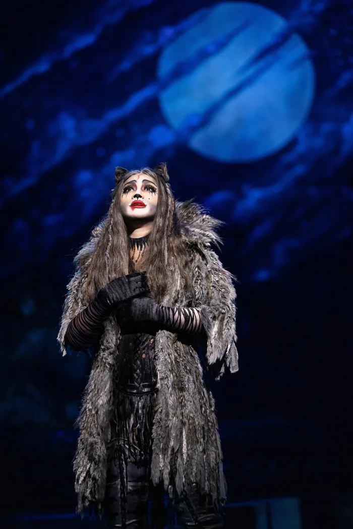 Stellar cast shines as CATS the musical continues into January 2026 at ...