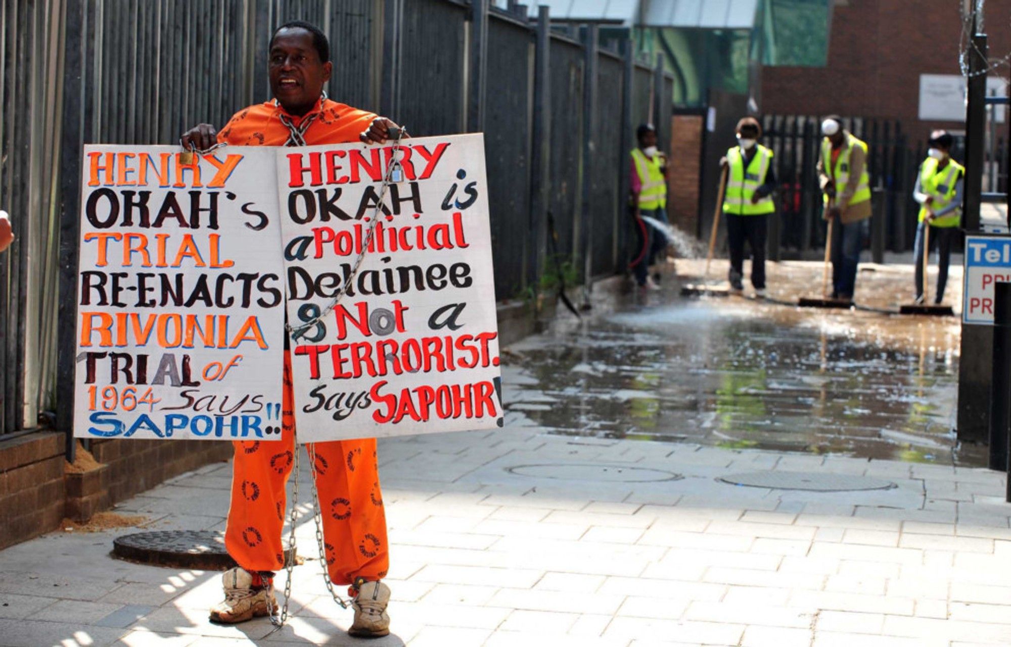 Activist arrested over prison uniform