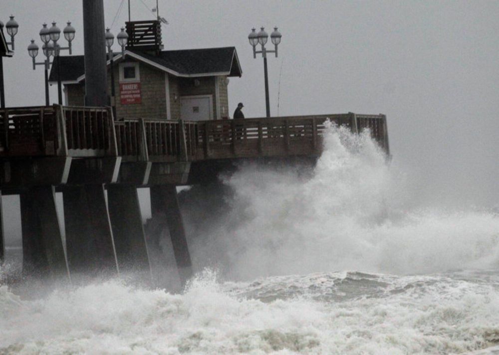 Video: Sandy plunges NYC into darkness