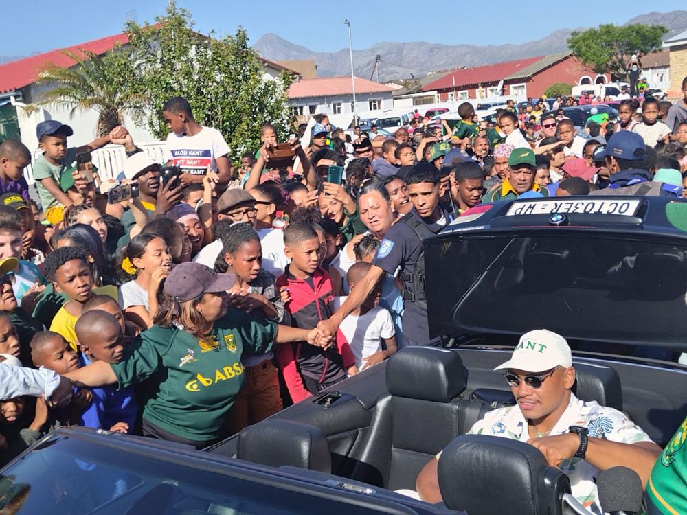 Damian jou lekker ding: Bok ace Willemse gets hero’s welcome in Strand ...