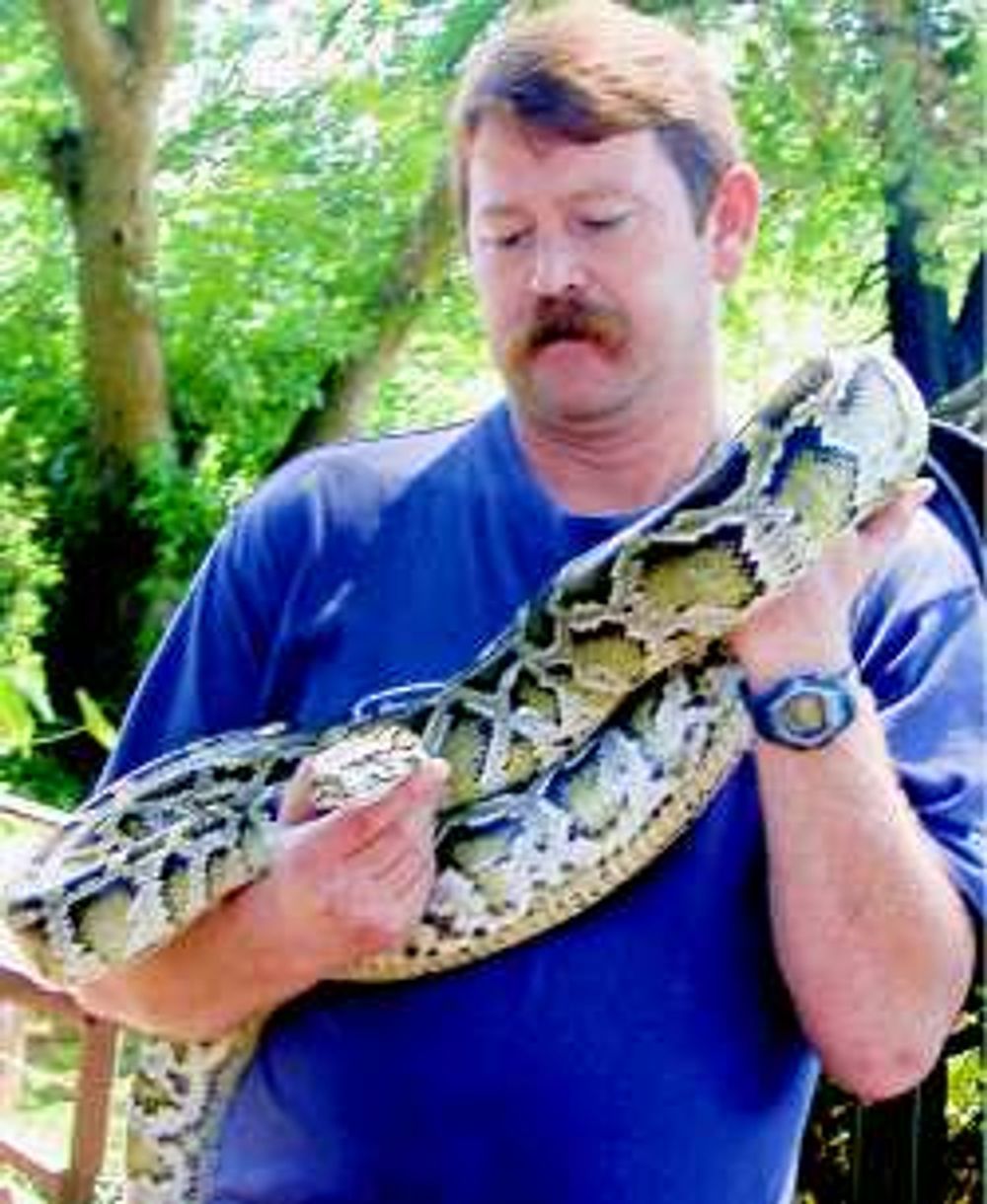 Snake man does it for love