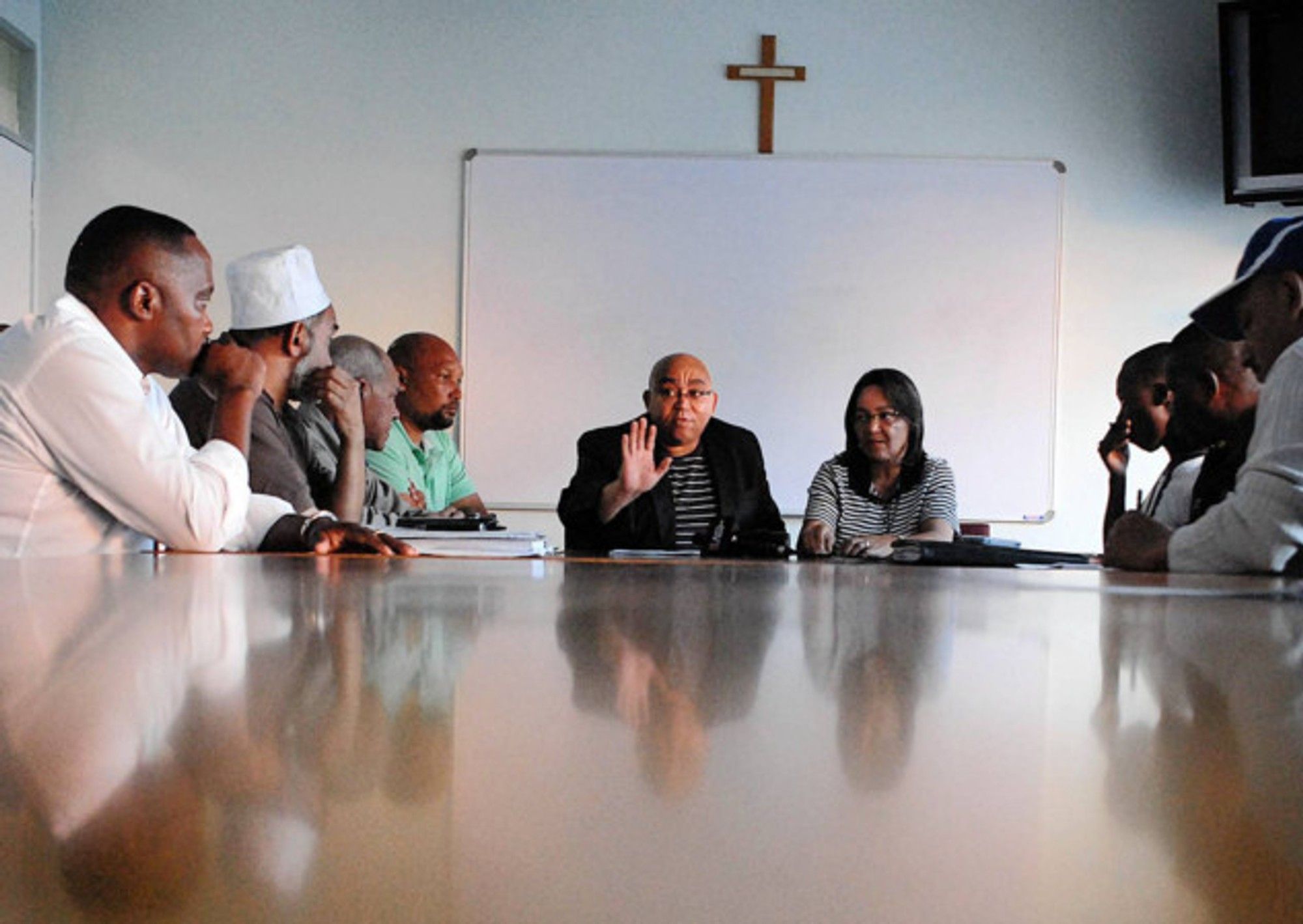 MEC tackles Hanover Park gangs