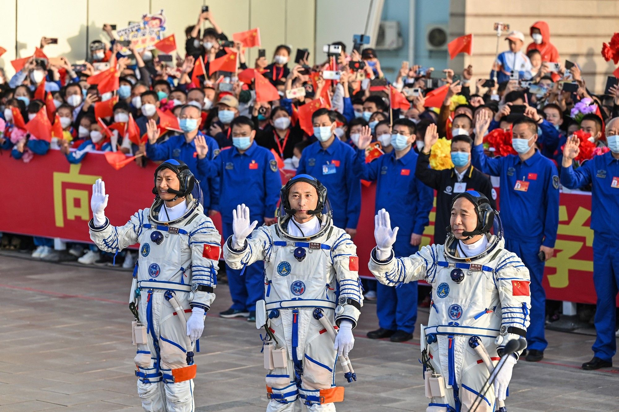 Shenzhou-16 manned spacecraft separates from space station combination
