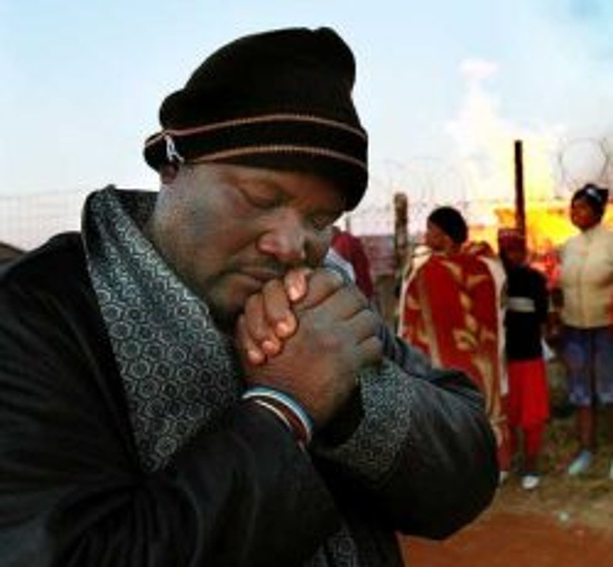 Thugs seize gap in Khutsong protest