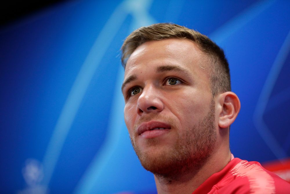 Barcelona sell Arthur to Juventus for €72m, buy Pjanic for €60m