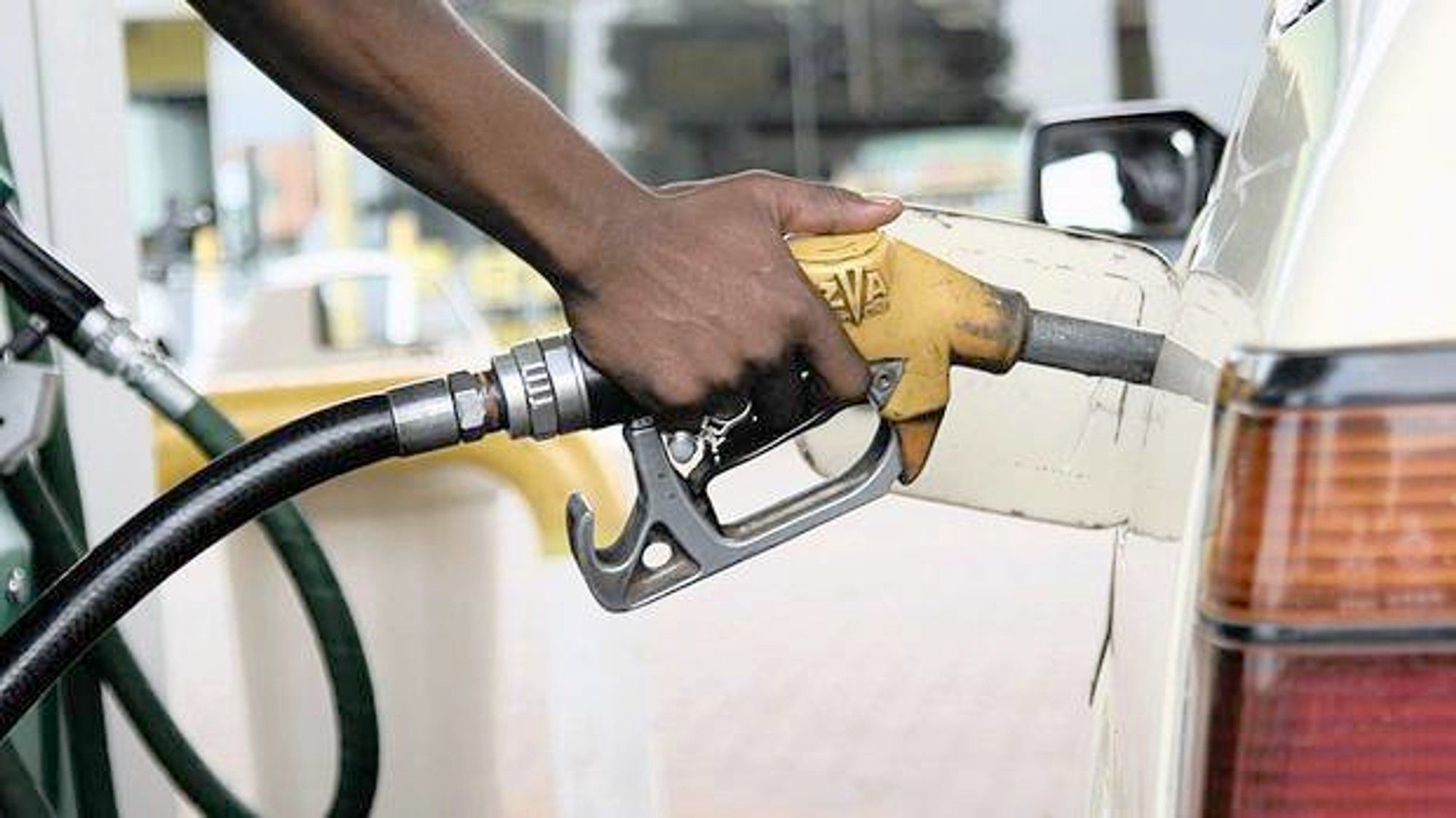 Motorists warned to plan ahead as N3 fuel stations close