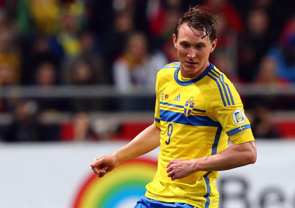 Arsenal sign Swede Kallstrom