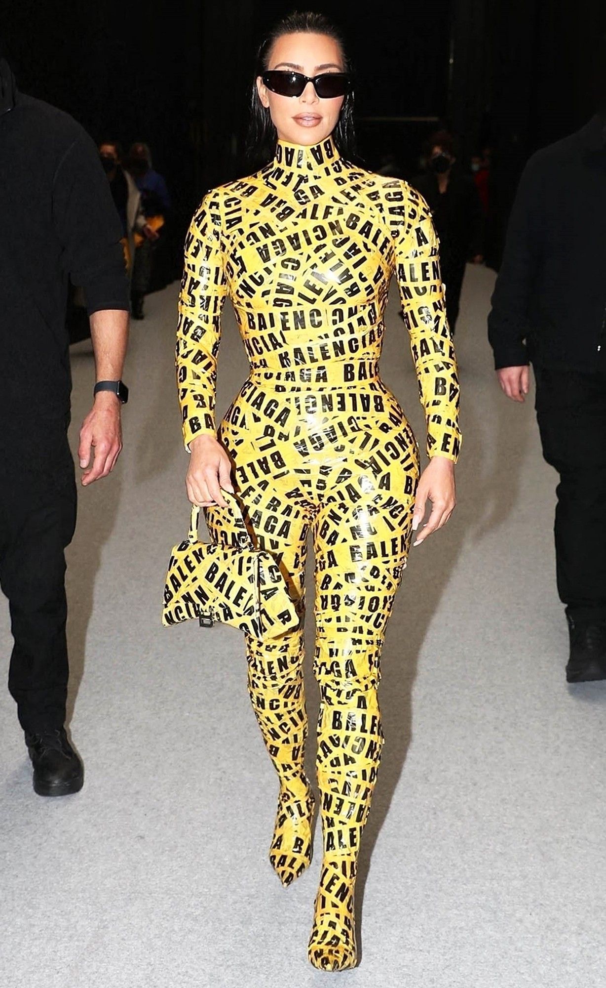 Watch: Woman achieves desired hourglass shape using sellotape