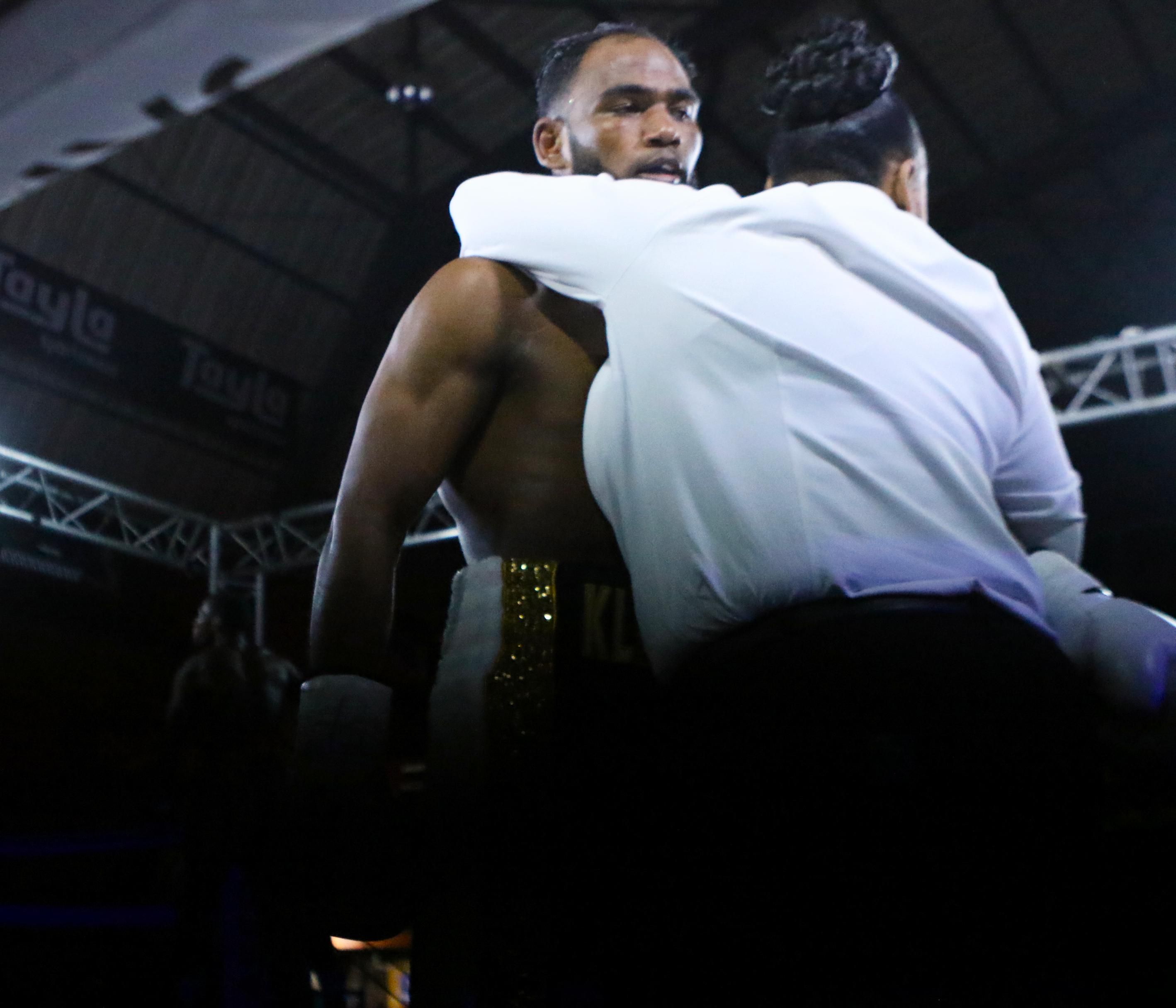 Chellan vows to return stronger after second-round stoppage in SA title ...