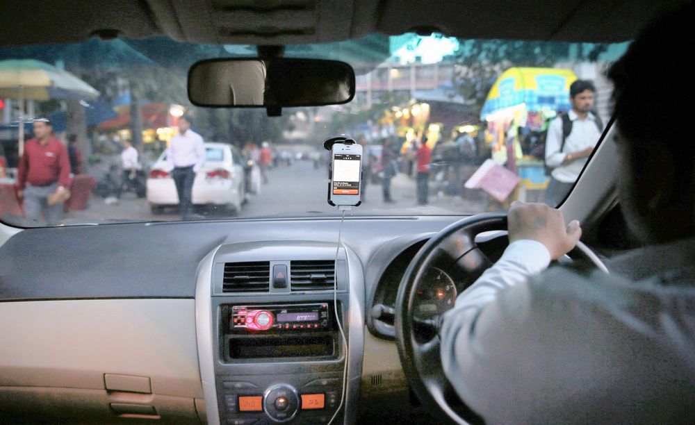 E-hailing taxi drivers warned of robbery suspects posing as passengers