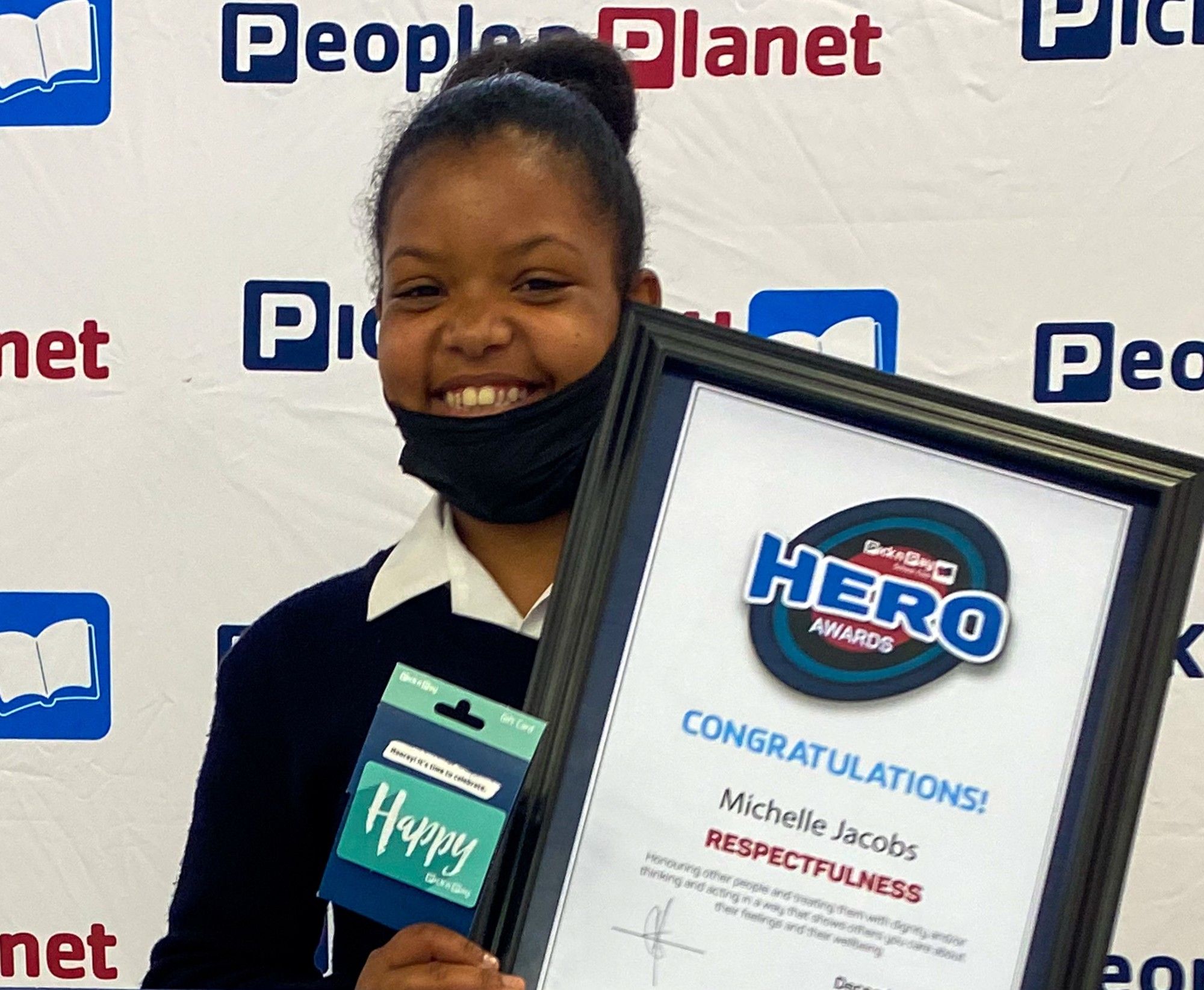 Steenberg schoolgirl wins hero award