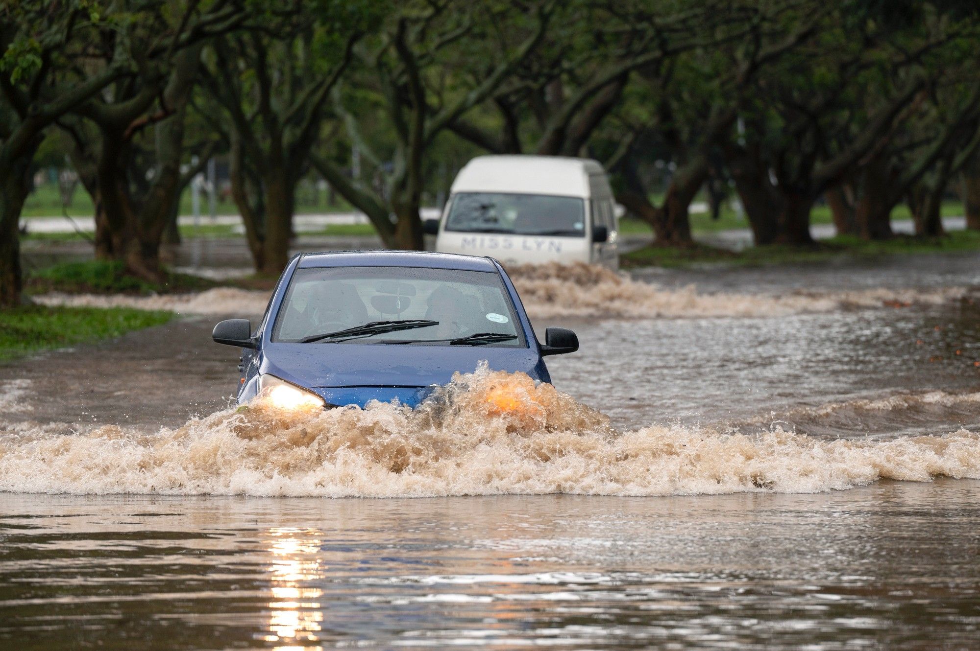 ‘Level 8 storm’ incoming: City slammed as 70 neighbourhoods report ...