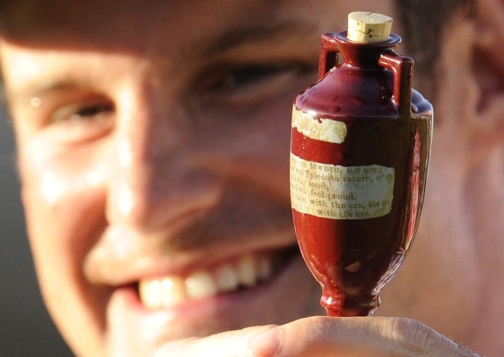 Taylor, Waugh back Aussies to win Ashes