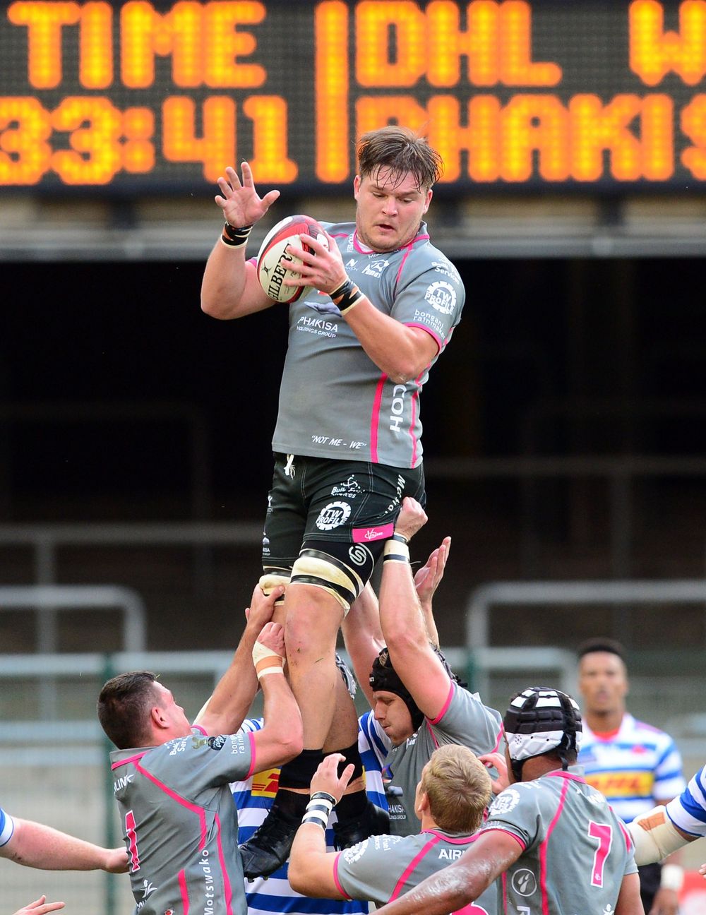 Giant lock Le Roux Roets joins the Sharks