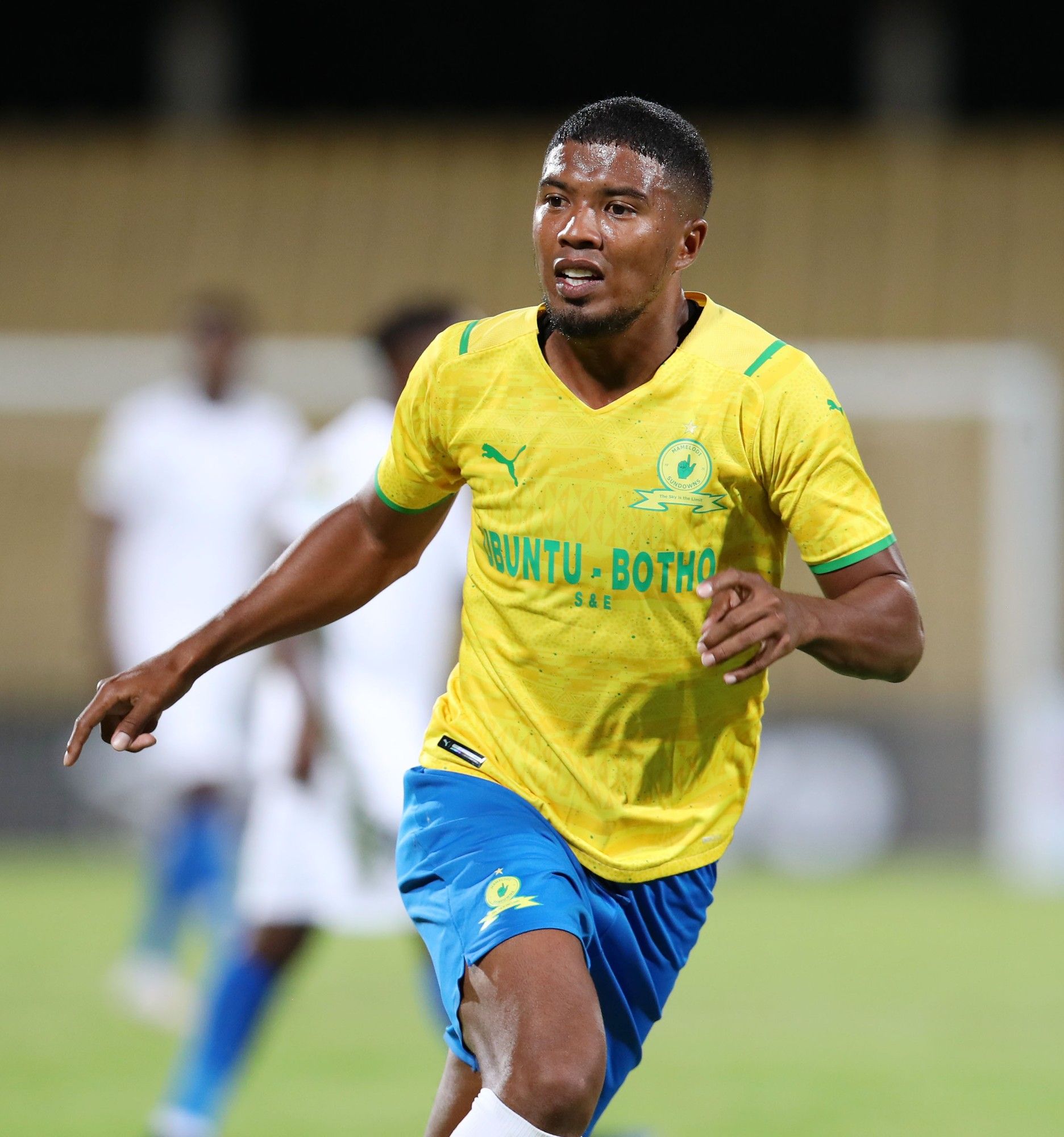 Cape Town City land Lyle Lakay on loan from Mamelodi Sundowns
