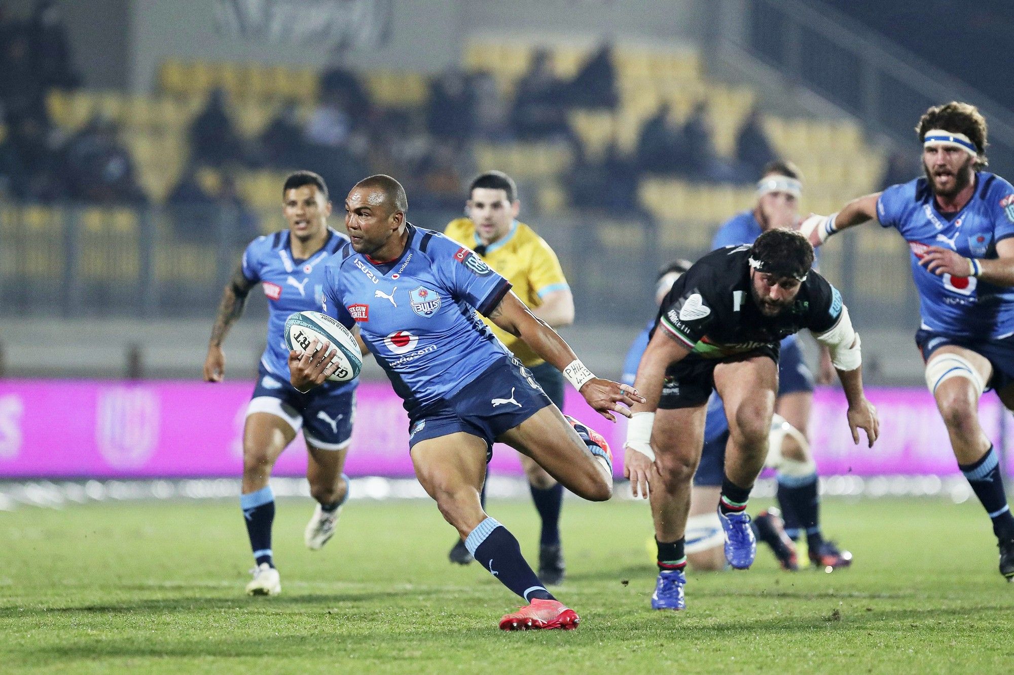 Cornal Hendricks bids emotional farewell to Bulls as Boland Cavaliers ...