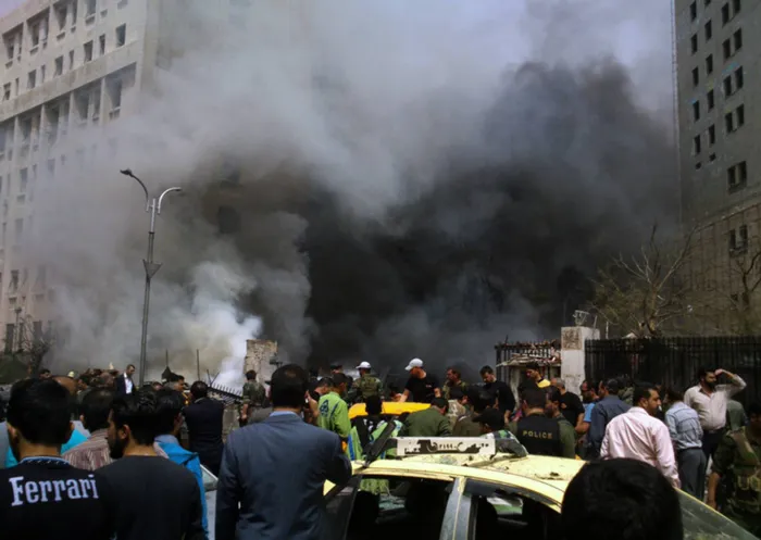 Suicide car bomber kills 15 in Damascus