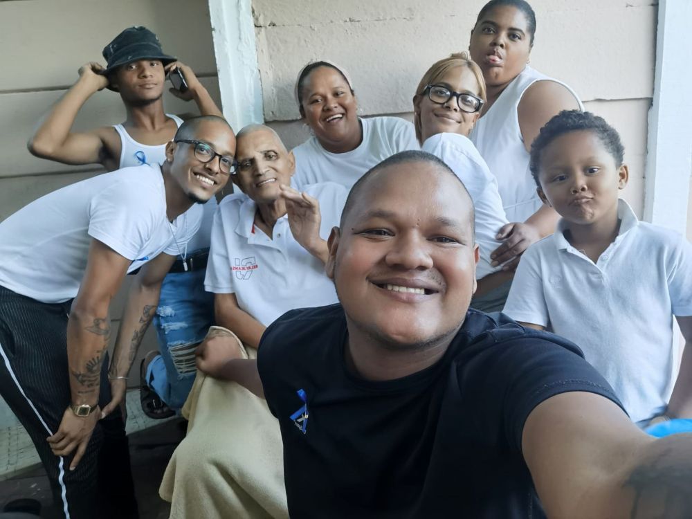 [WATCH] Shaving rage: Family chops off their hair in nod to cancer oupa