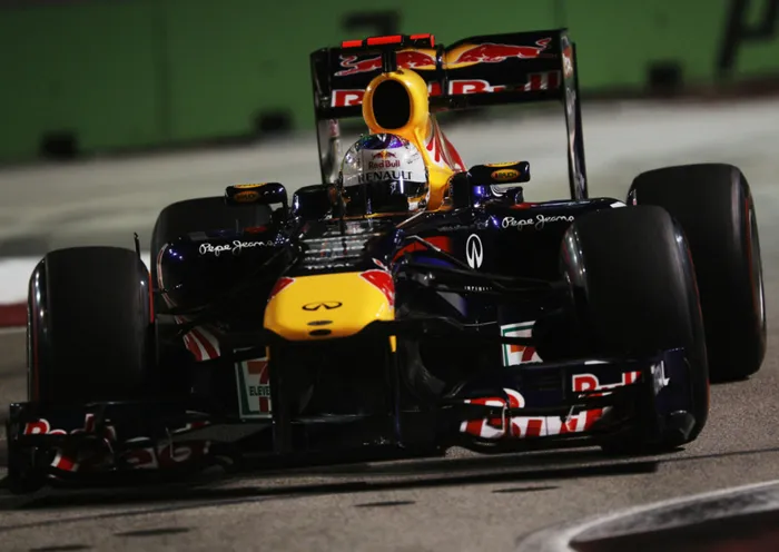 Vettel grabs pole in Singapore