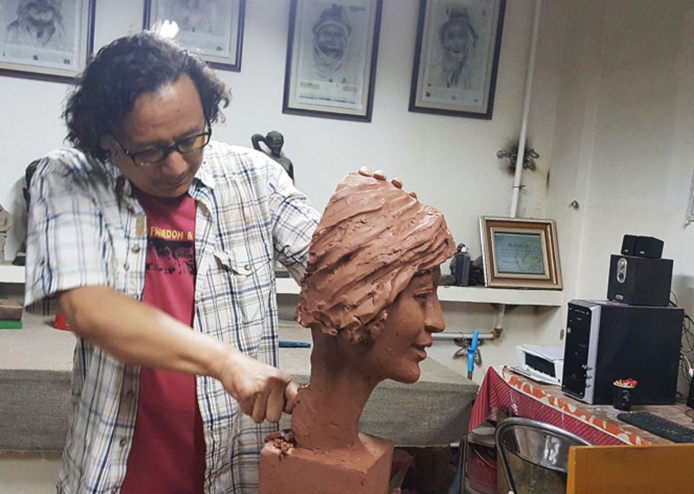 Chinese making the most of their culture to draw world