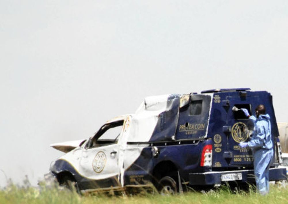 Robbers flee with R900 000 from TUT