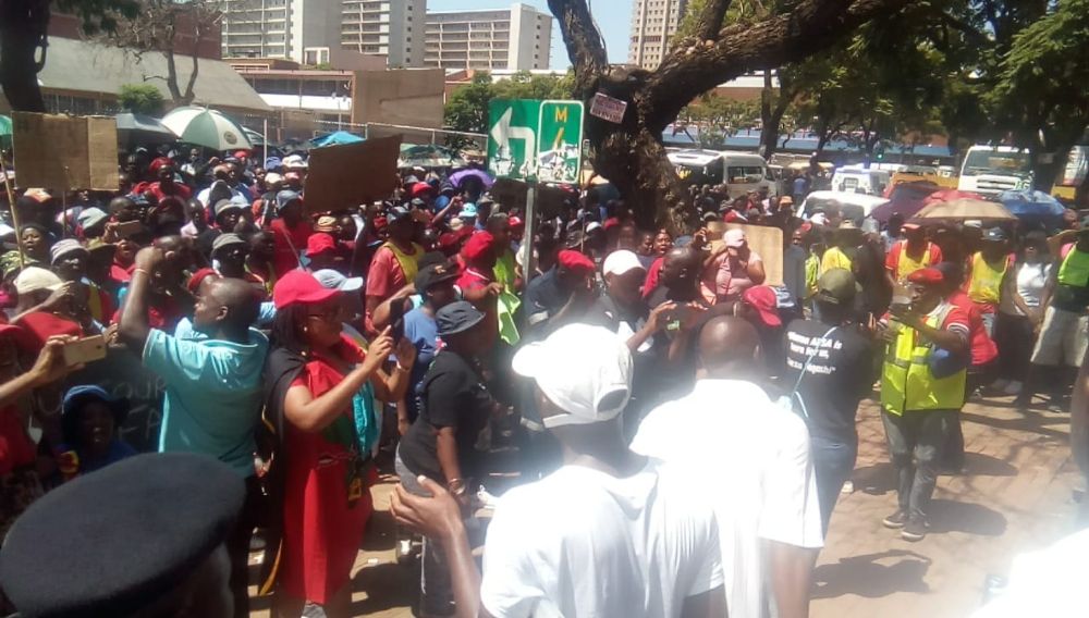 Security guards protest against outsourcing at Department of Health