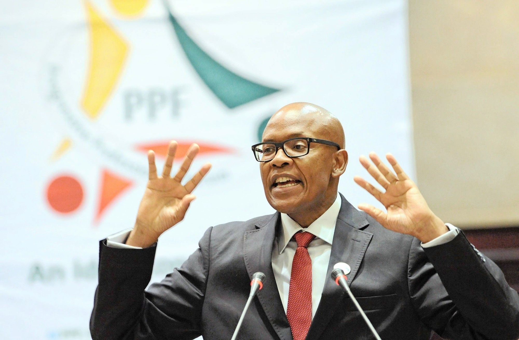 Tension mounts as Manyi insists on testifying before #StateCaptureInquiry