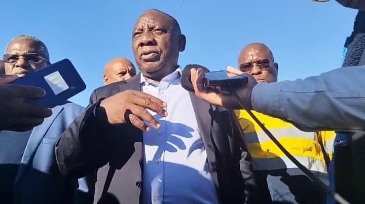 URamaphosa uthi urhulumente uzibophelele ekuncedeni abantu abathwaxwe ...