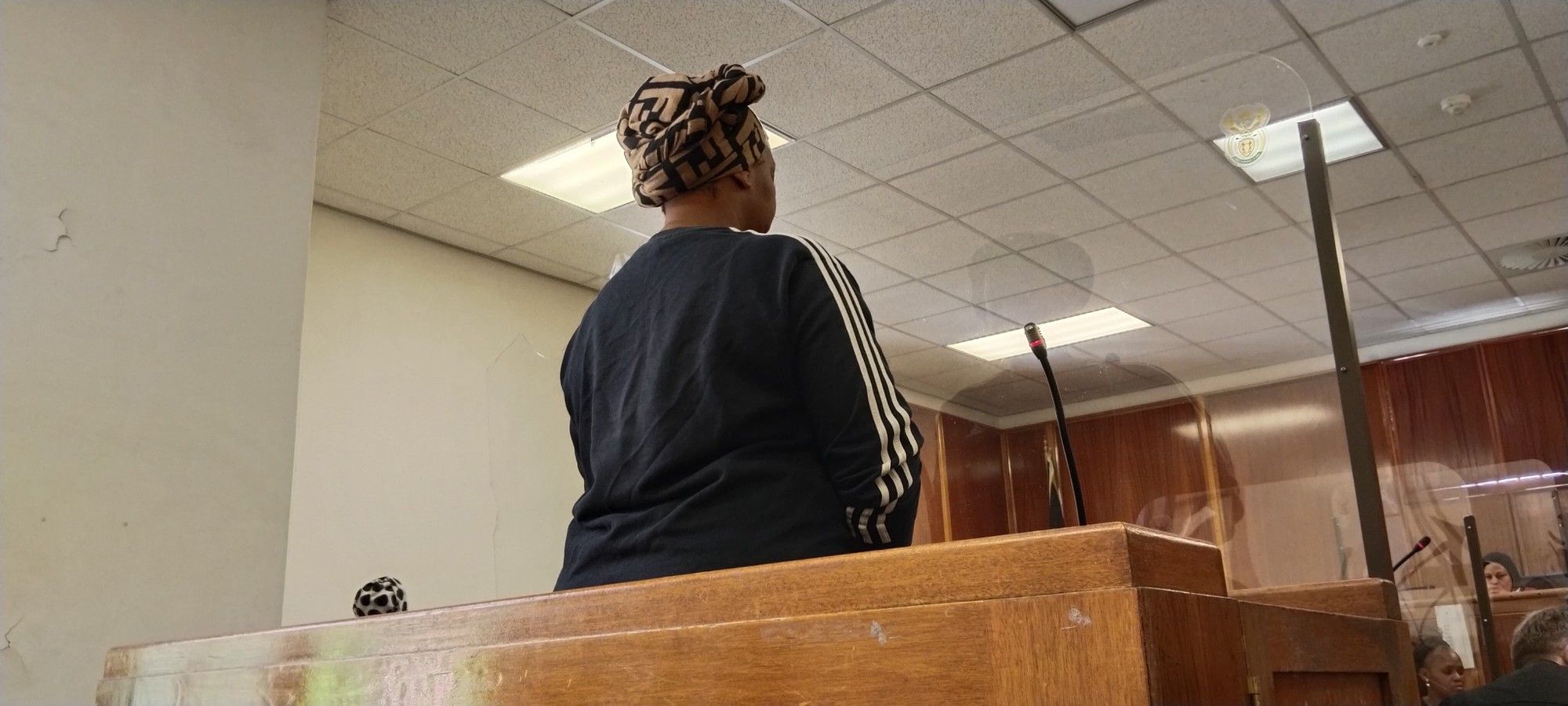 Immigration officer's testimony reveals fraudulent documents