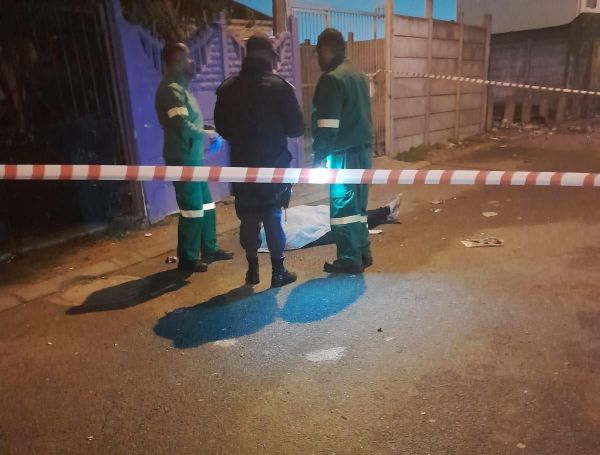 Man dead in Hanover Park 'gang hit'