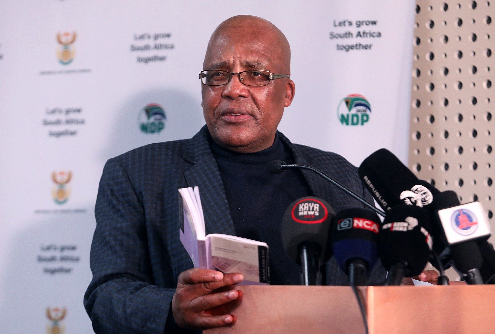 Home Affairs visa backlog ballooning as foreign nationals use loophole