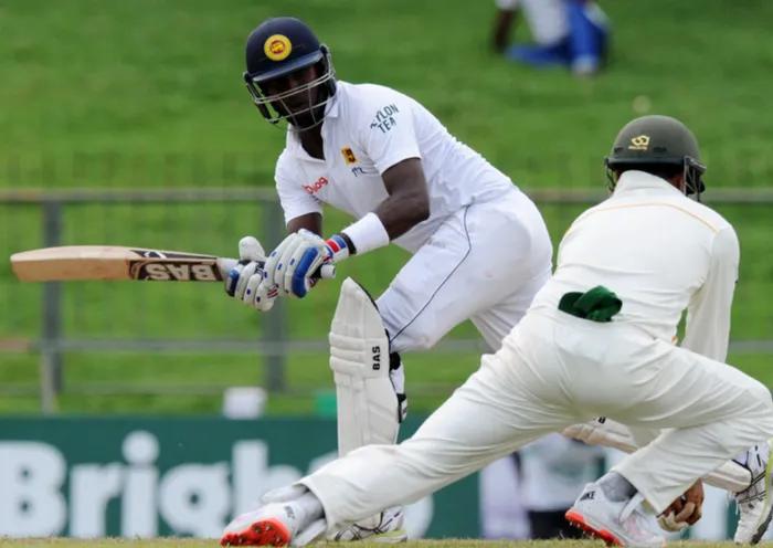 Pakistan set daunting total to win