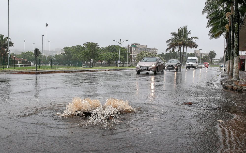 Heavy rains ’flood’ affluent suburbs
