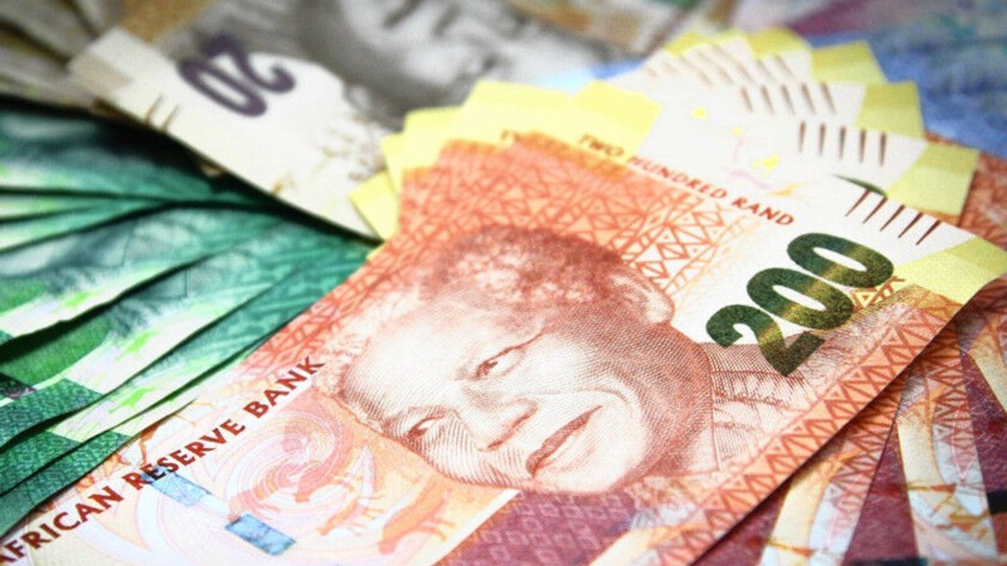 Ngibeka esithebeni iqhinga elingafukula umnotho wezwe ozikayo