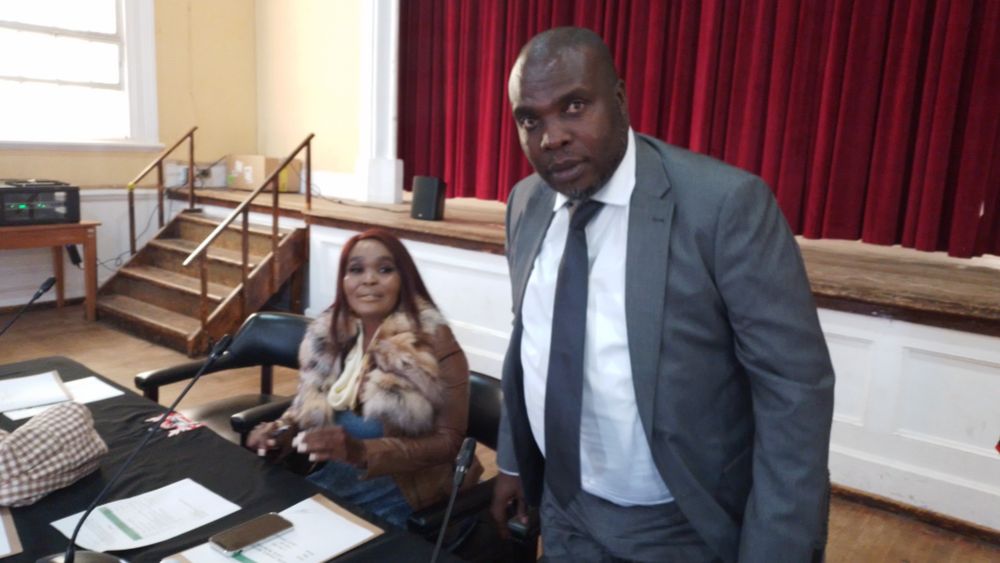 Umnyango uchitha umhlangano owaketula ubuholi baseMvoti