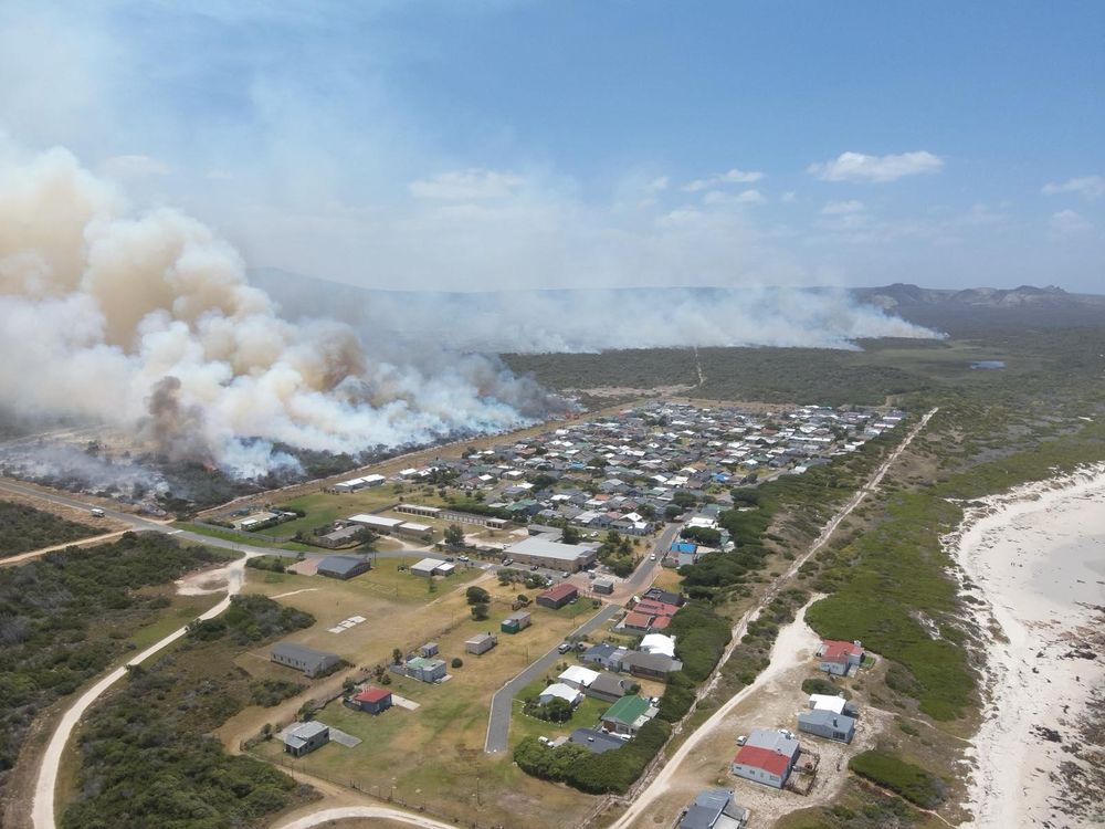 Firefighters tackle hotspots in Pearly Beach wildfire on Day 4