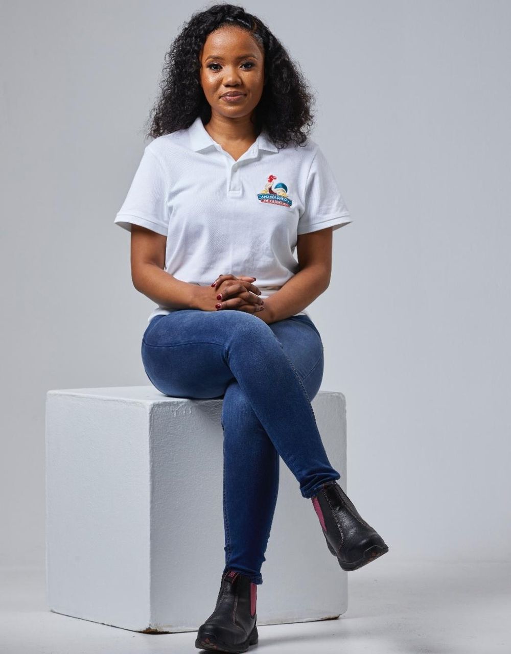 Uhamba ezinyathelweni zikayise ochuma ngokufuya nokulima