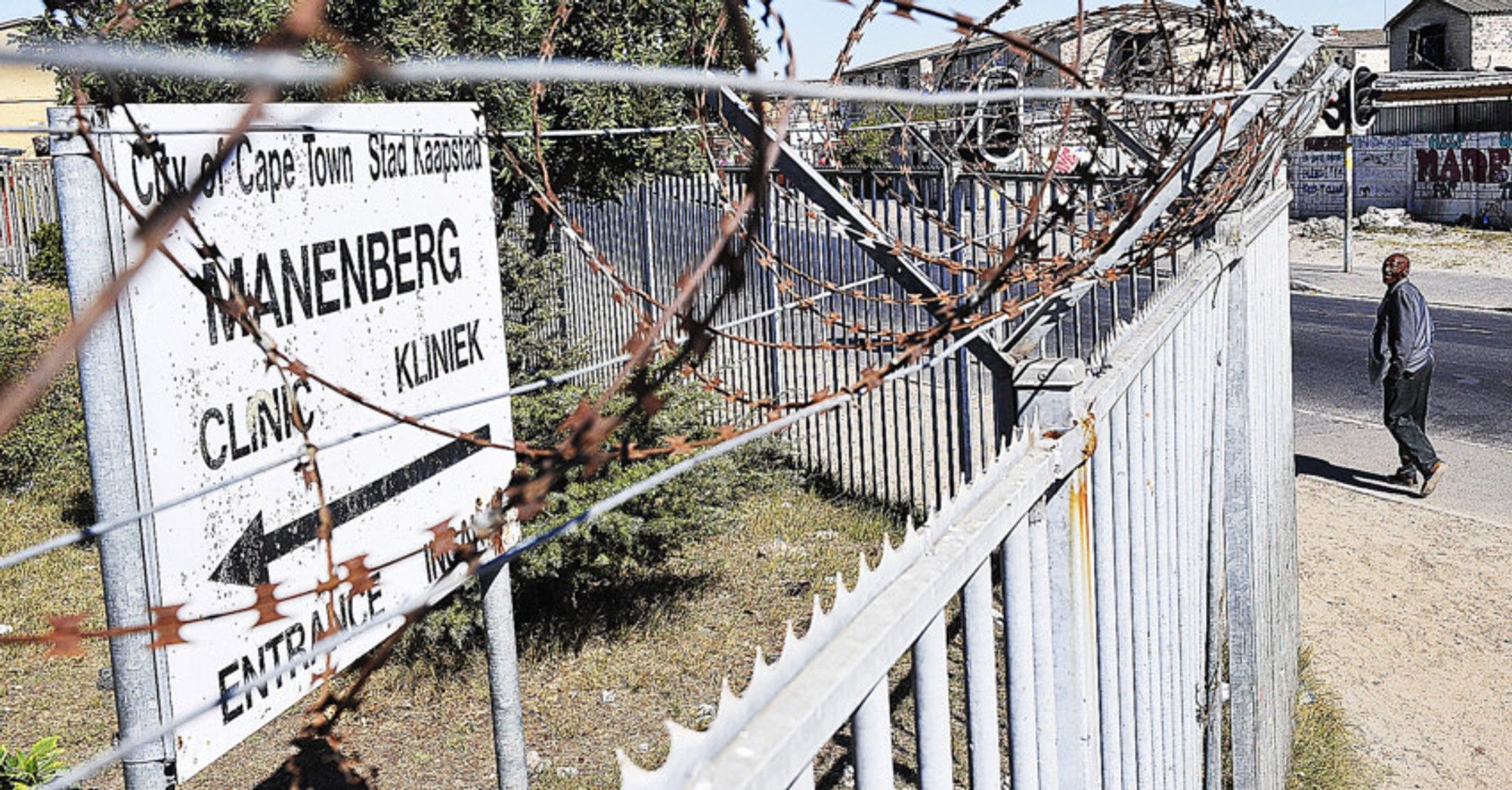 Gangs jeopardising health care to thousands