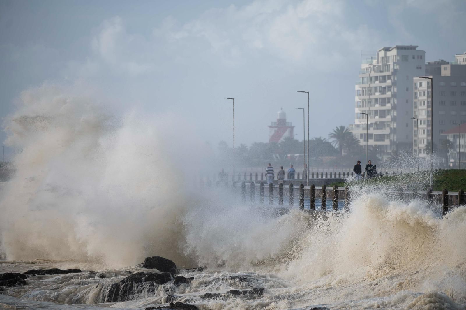 Yellow Level 2 warning issued for dangerous ocean conditions on South ...